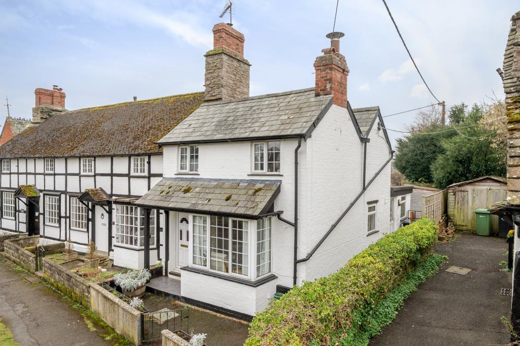 Eardisley, Herefordshire, HR3 2 bed semi-detached house - £250,000