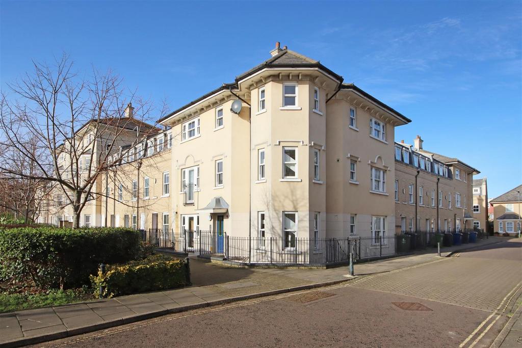 St. Matthews Gardens, Cambridge CB1 2 bed flat for sale - £325,000