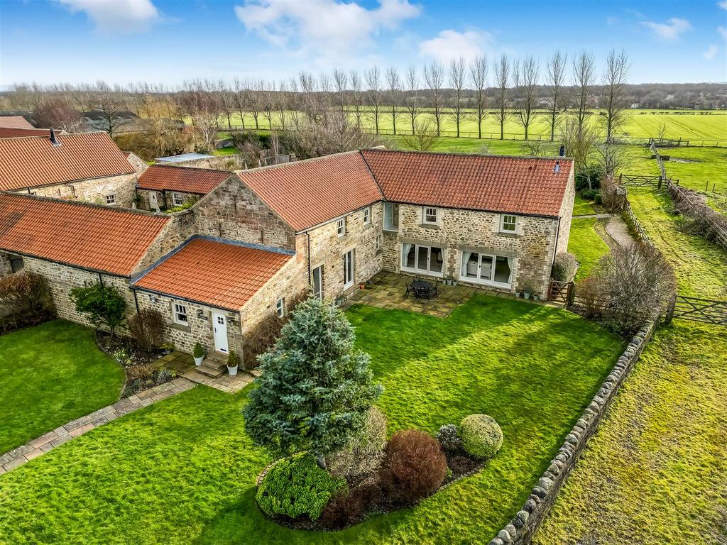 St Giles Farm, Richmond DL10 5 bed barn conversion - £875,000