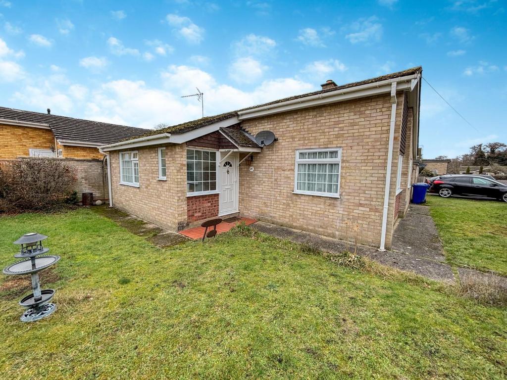 Downham Way, Brandon IP27 2 bed detached bungalow - £240,000