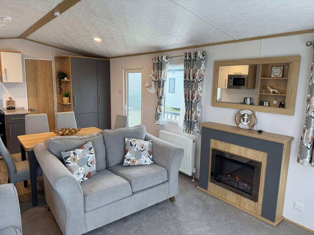 Mappleton Hornsea 2 bed static caravan - £55,000