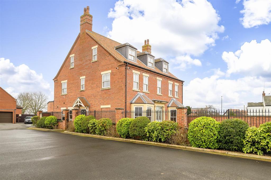 Torksey Lock, Lincoln 5 bed detached house for sale - £600,000
