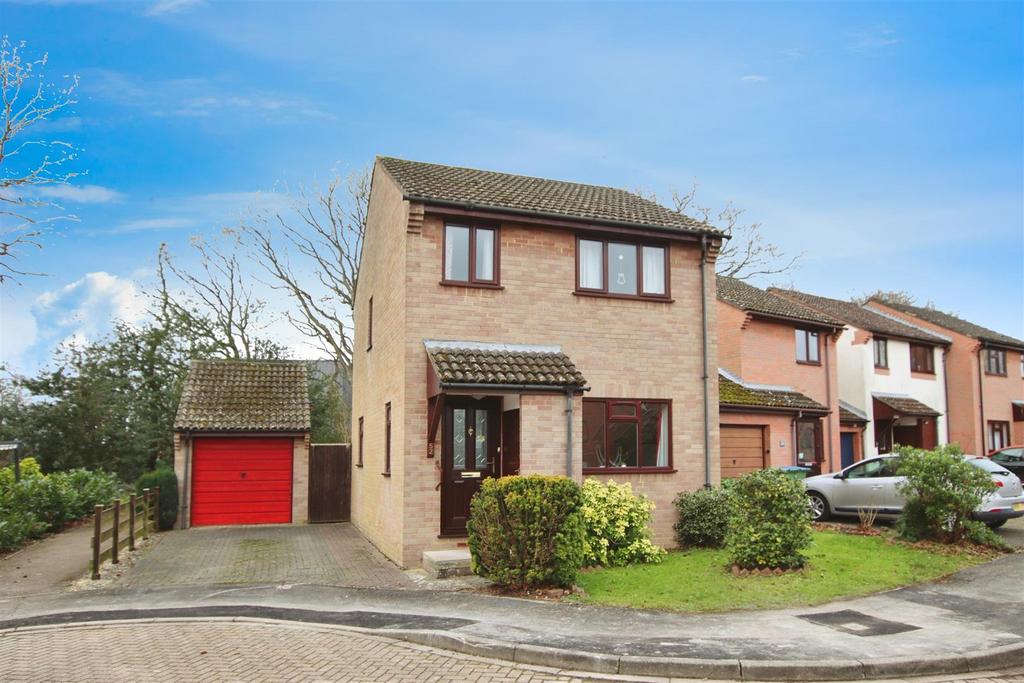 Ascot Close, Titchfield Common 3 bed detached house - £340,000