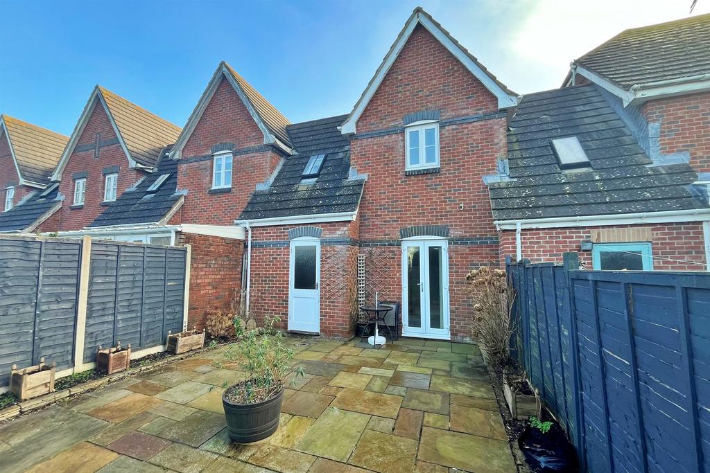Hamworthy 3 bed link detached house - £1,450 pcm (£335 pw)