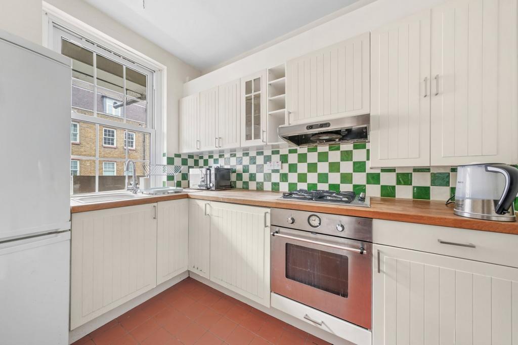 Colet House, Doddington Grove, London 2 bed flat - £2,000 pcm (£462 pw)