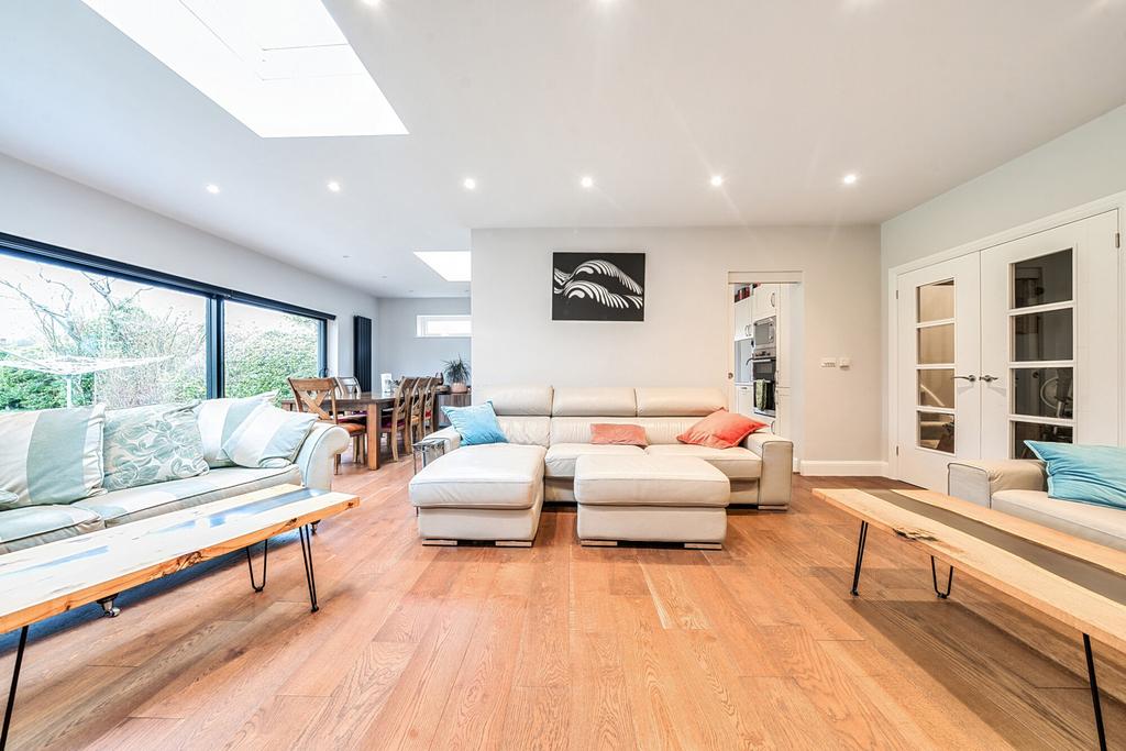 Kenbury Close, Ickenham, Uxbridge 3 bed bungalow - £975,000