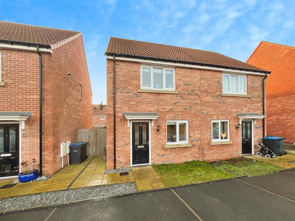 Primrose Drive, Sowerby 2 bed semi-detached house - £190,000