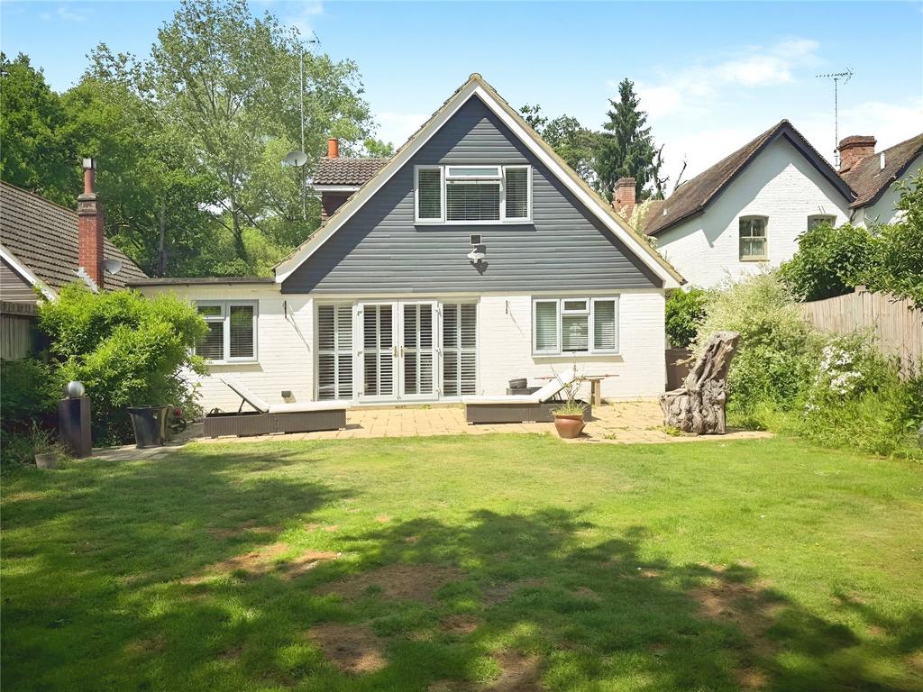 Park Lane, Finchampstead, Wokingham 4 bed detached house - £699,950