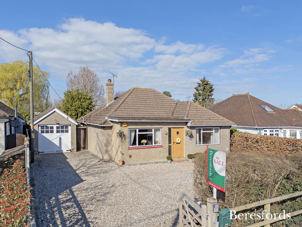 Ship Road, West Hanningfield, CM2 3 bed bungalow - £650,000