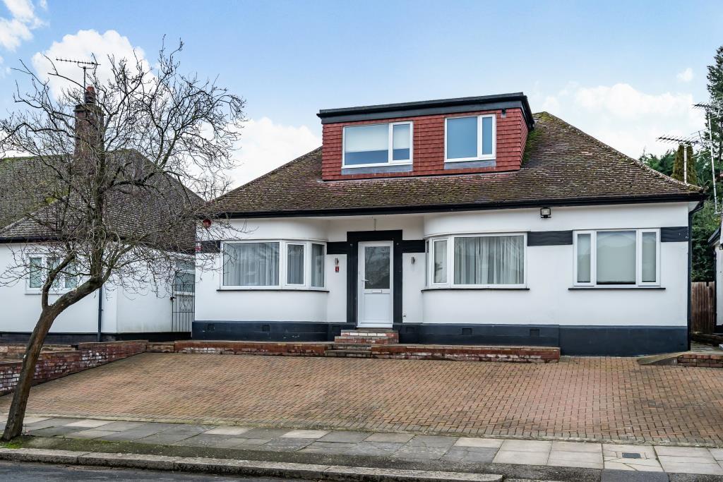 Edgware, Harrow, HA8 3 bed detached house - £2,750 pcm (£635 pw)