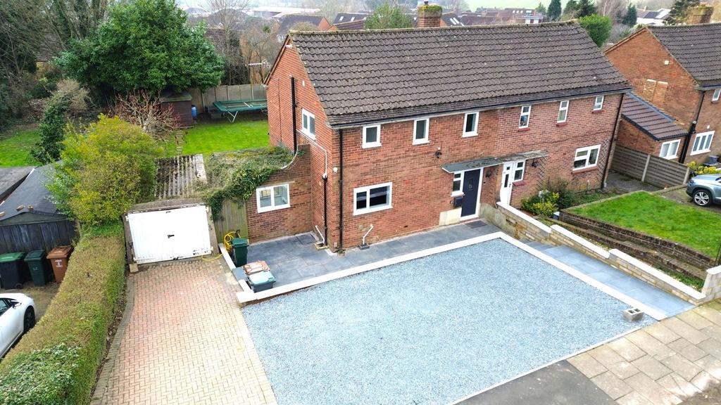 Chiltern Drive, Mill End, Rickmansworth 3 bed semi-detached house for ...