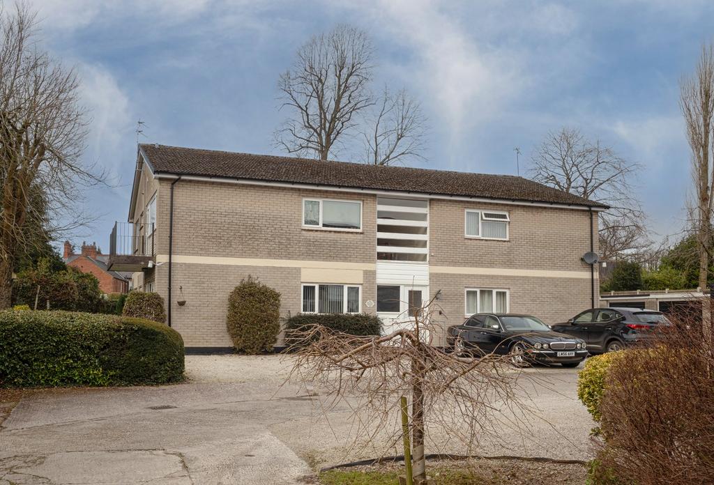Abbey Way, Hartford, Northwich, CW8 2 bed flat for sale - £165,000