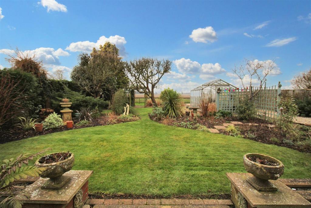 Colby Road, Banningham 3 bed detached house - £395,000