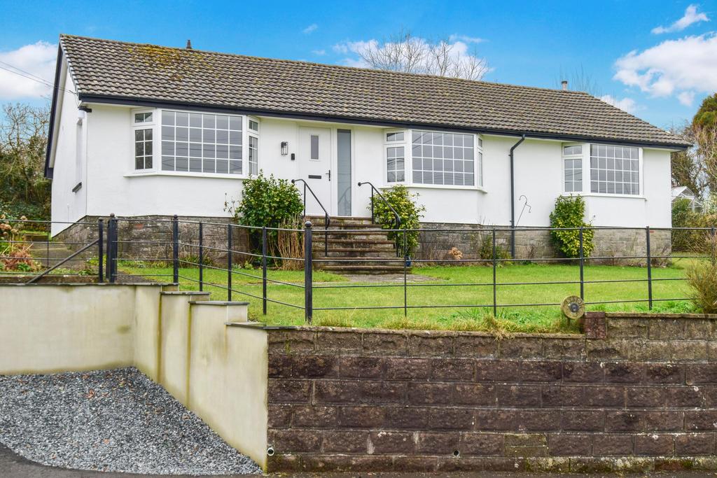 Leyton, Patchole, Kentisbury, EX31 3 bed bungalow - £1,250 pcm (£288 pw)