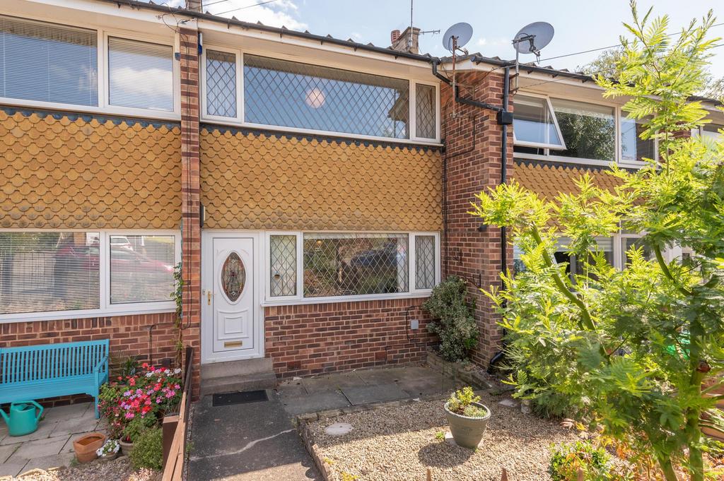 Dominion Avenue, Leeds LS7 3 bed townhouse - £1,100 pcm (£254 pw)