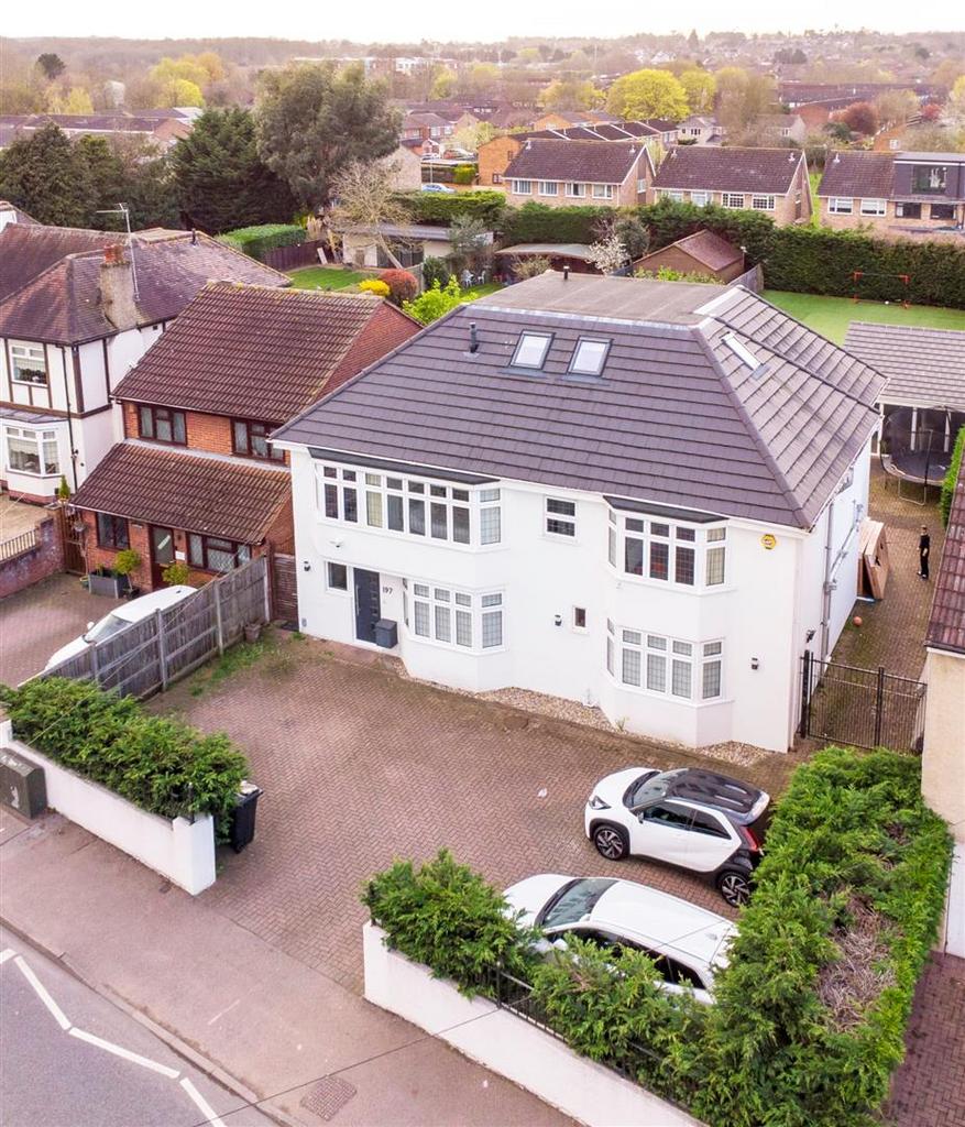 Churchgate Road, West Cheshunt 7 bed house - £1,150,000