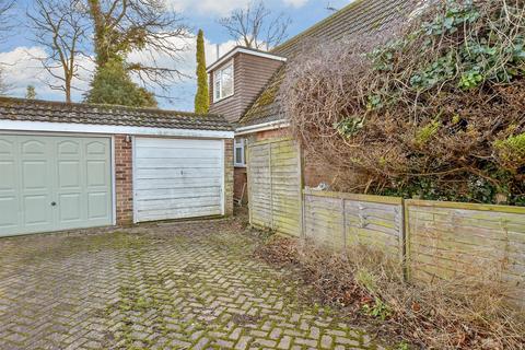 Bromstone Road, Broadstairs, Kent 2 bed detached bungalow - £325,000
