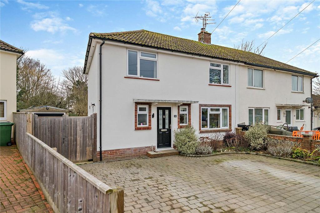 Barn Crescent, Newbury, Berkshire, RG14 3 bed semi-detached house for ...