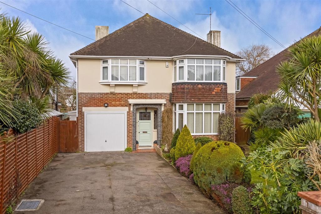 Trent Road, Goring-By-Sea 4 bed detached house - £735,000