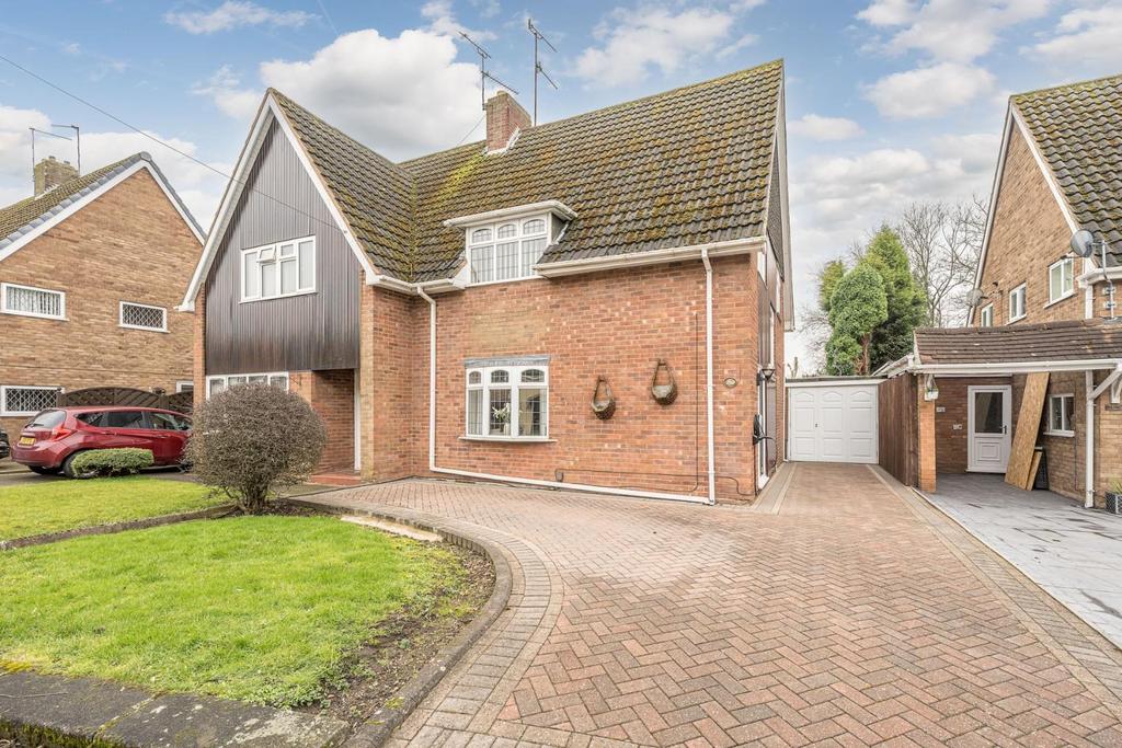 Langstone Road, Dudley 3 bed semi-detached house for sale - £230,000