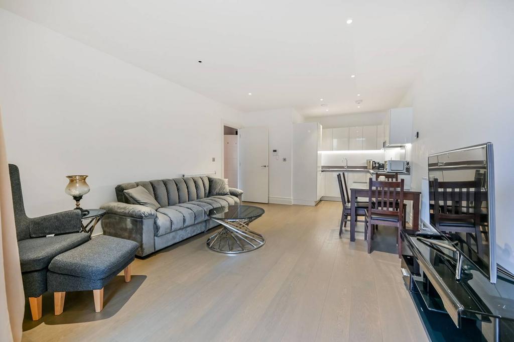 Queenshurst Square, Kingston... 1 bed flat - £2,000 pcm (£462 pw)
