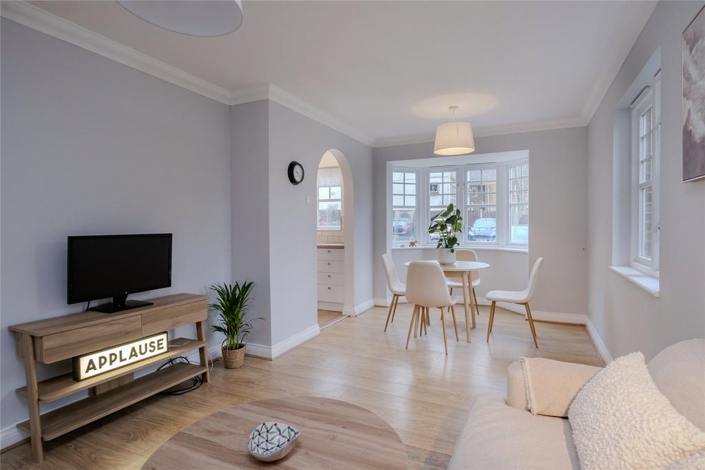 Fawcett Close, London SW16 2 bed apartment - £330,000