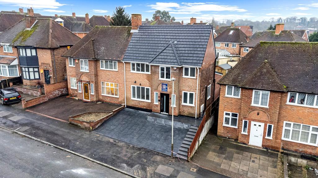 Leicester LE5 5 bed semi-detached house for sale - £425,000