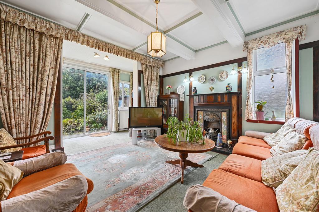 Weald Lane, Harrow 3 bed detached house for sale - £700,000