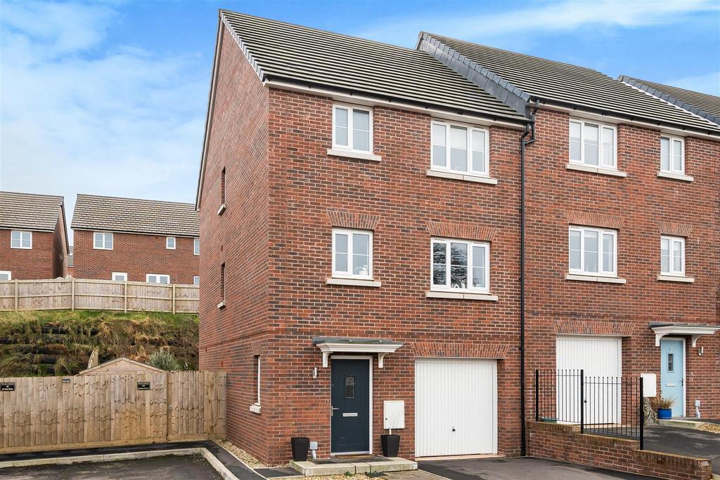 Jordan Drive, Tithebarn, Exeter 4 bed semi-detached house for sale - £ ...