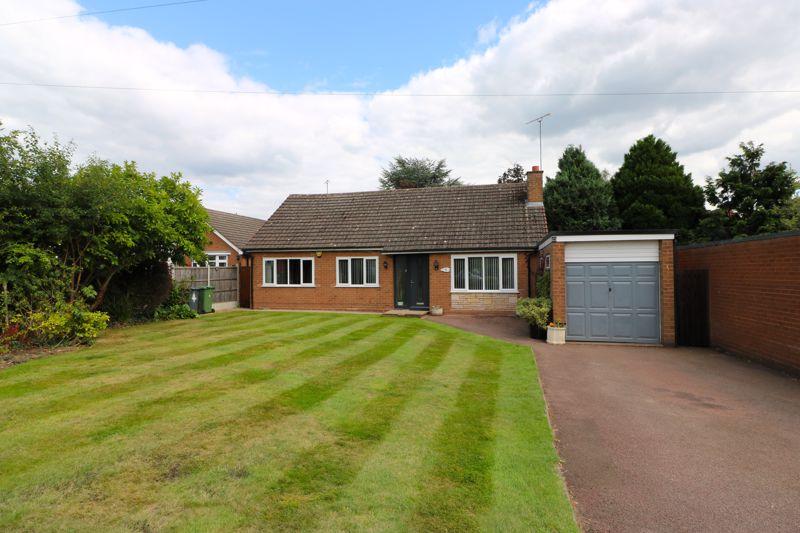 Bell Road, Walsall 3 bed detached bungalow for sale - £425,000