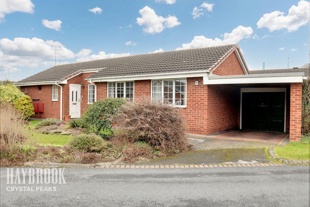 Halton Court, Hackenthorpe 3 bed detached bungalow for sale - £280,000