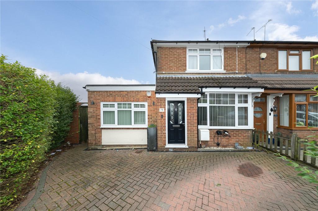 Applecroft Road, Bedfordshire LU2 3 bed end of terrace house - £330,000