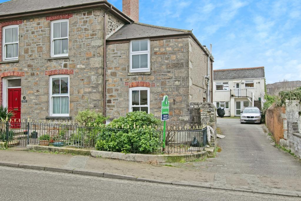 Tehidy Road, Cornwall TR14 1 bed flat for sale - £130,000