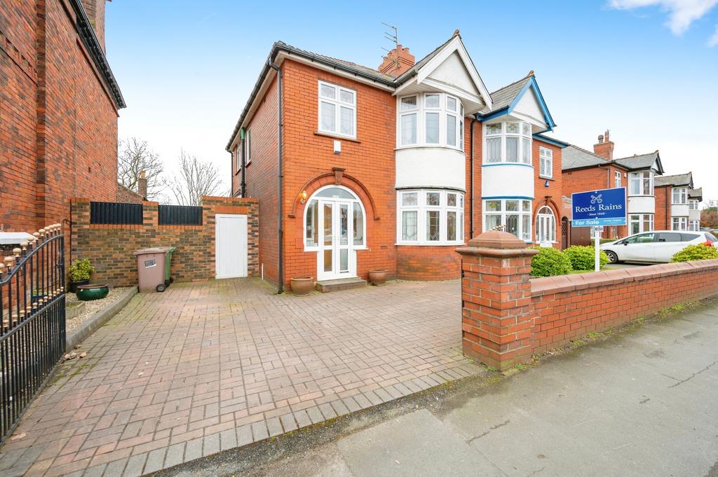 Prescot Road, Merseyside WA10 3 bed semi-detached house for sale - £250,000