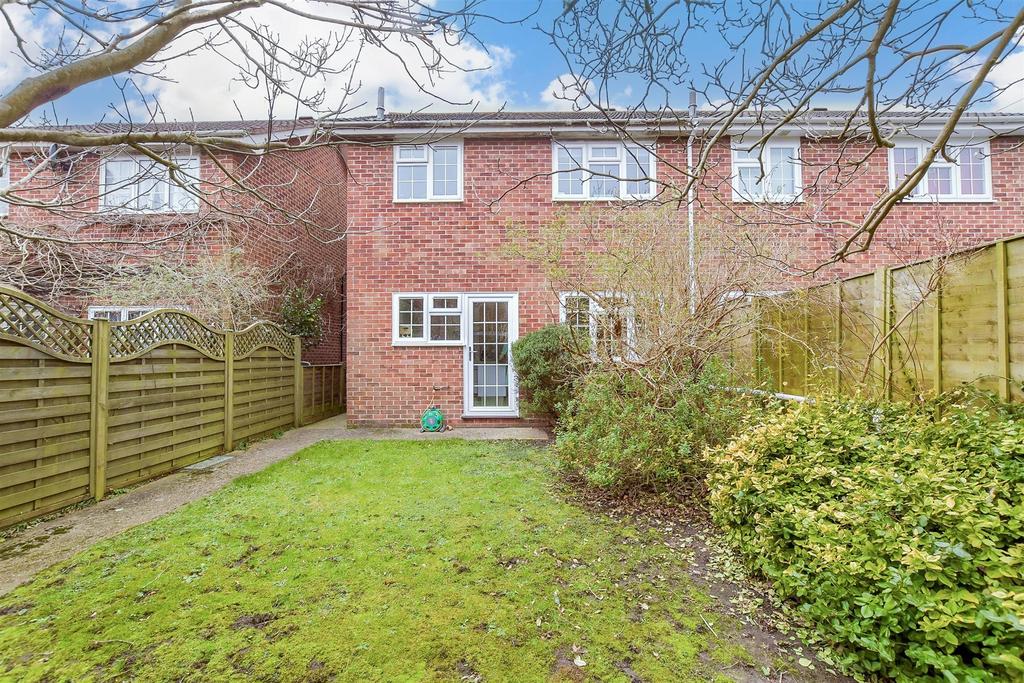 Whyke Road, Chichester PO19 3 bed semi-detached house - £280,500