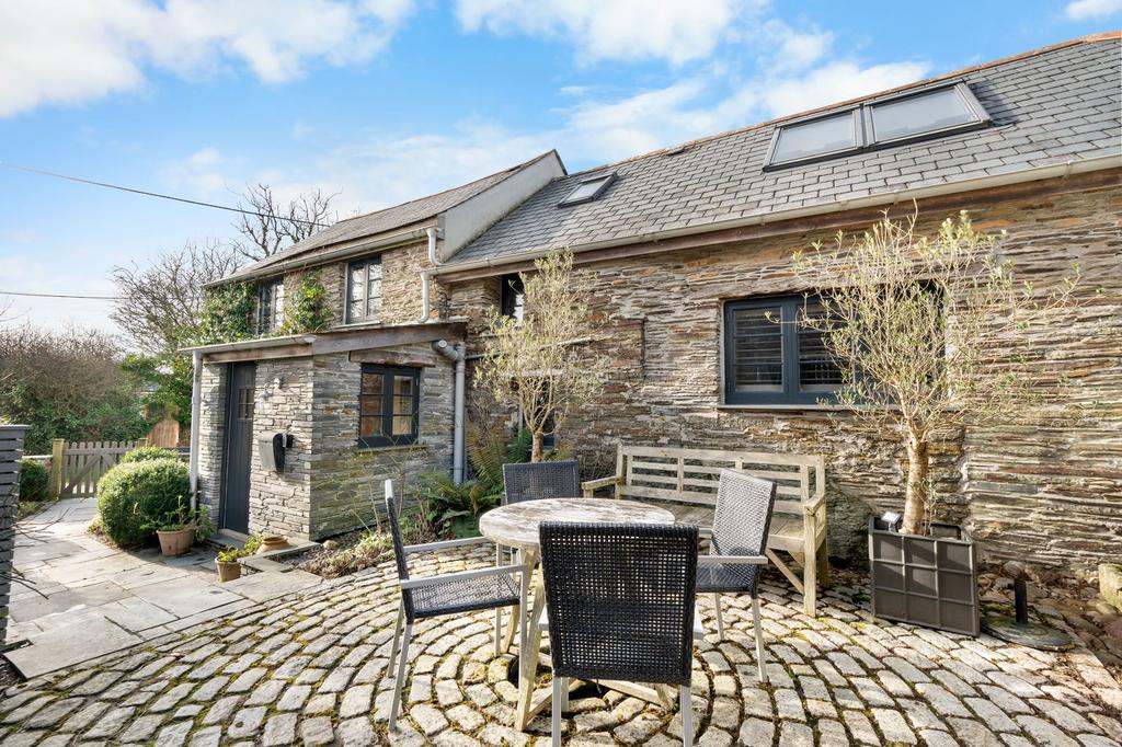 Penrose, PL27 4 bed cottage - £925,000