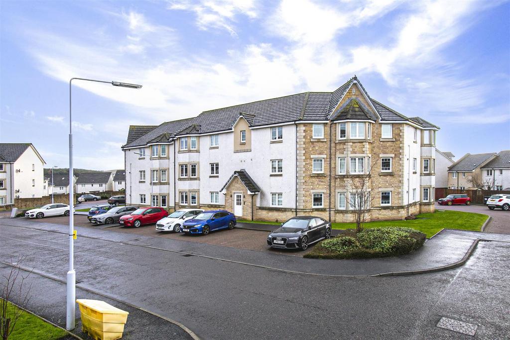 3F Kestrel Way, Dunfermline, KY11 8JR 2 bed flat - £140,000