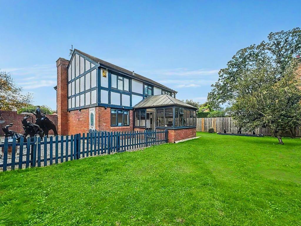 Tynewydd Drive, Castleton, Cardiff 4 bed detached house - £750,000