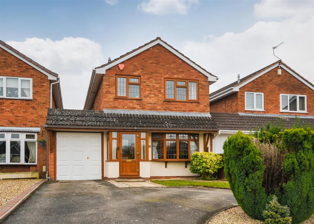 48 Millfields Way, Wombourne... 3 bed detached house for sale - £375,000