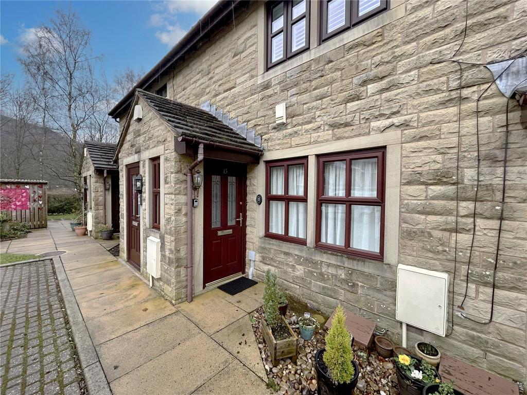 Outram Mews, Uppermill, Saddleworth, OL3 1 bed apartment - £180,000