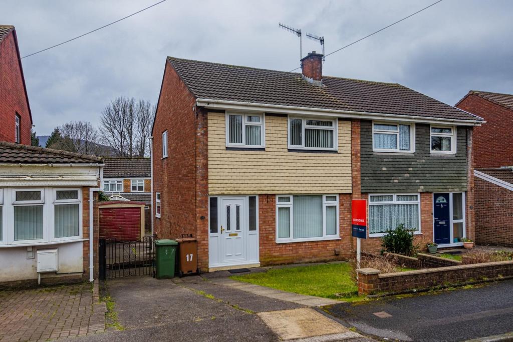 Lon-Y-Waun, Caerphilly CF83 3 bed semi-detached house - £259,950