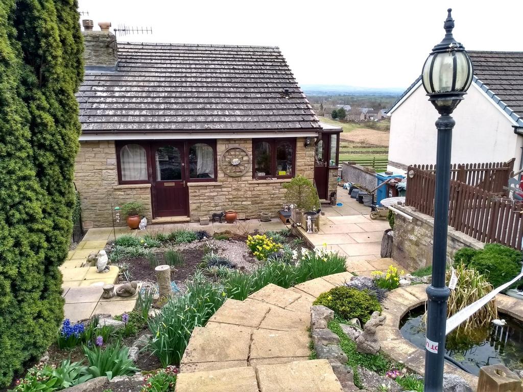Ingleton, Carnforth, LA6 2 bed bungalow - £185,000