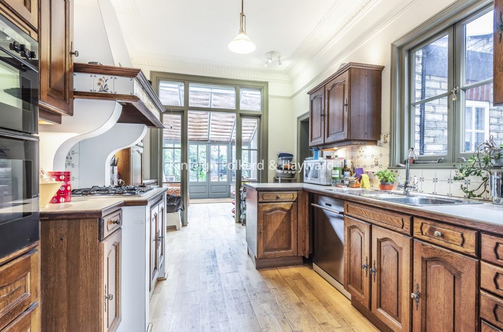 Harold Road Crouch End N8 4 bed house - £3,400 pcm (£785 pw)