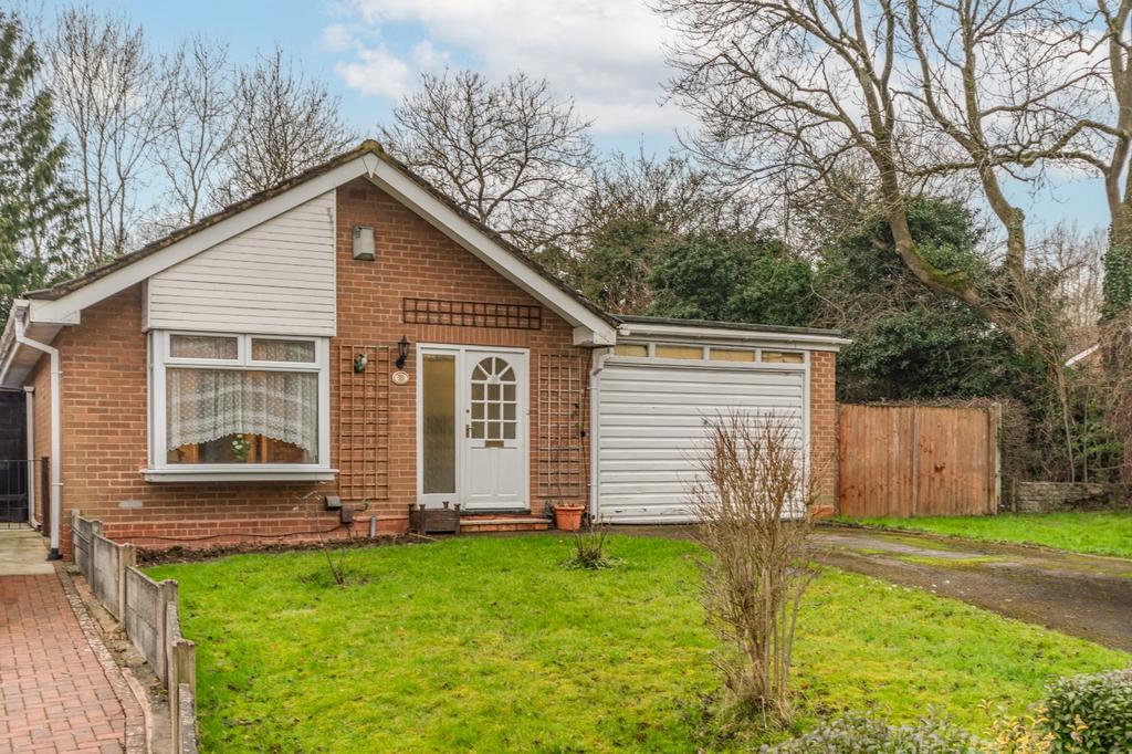 Offenham Close, Church Hill North... 3 bed bungalow - £280,000