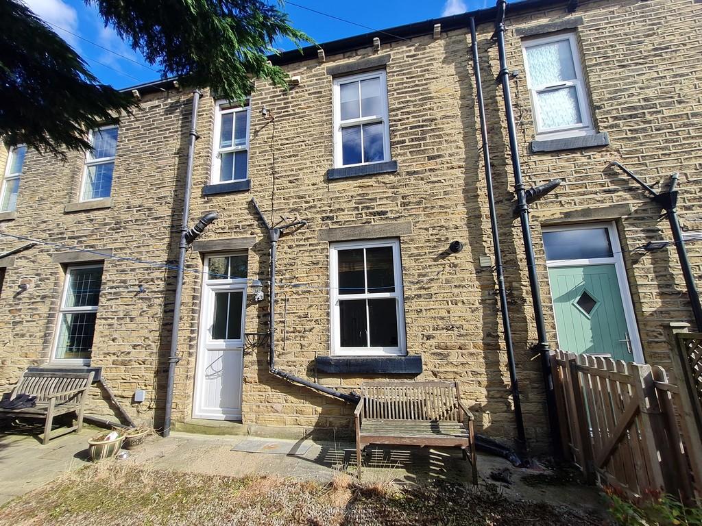 Salisbury Street, Leeds LS28 2 bed terraced house - £950 pcm (£219 pw)