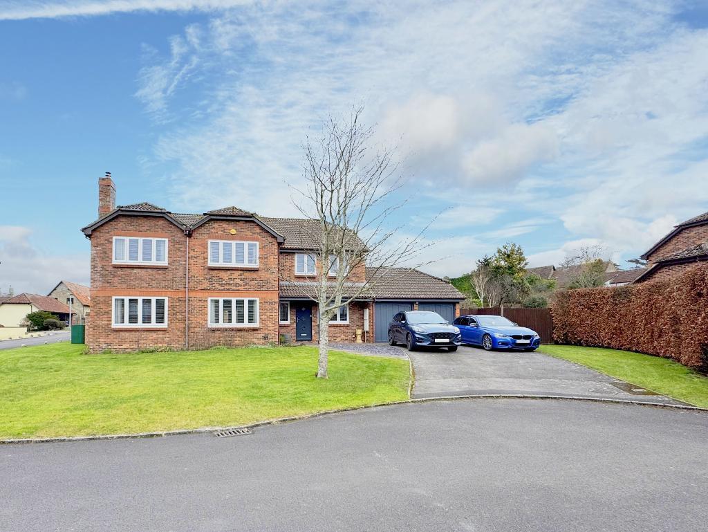 Dymott Square, Hilperton, Trowbridge... 5 bed detached house for sale ...