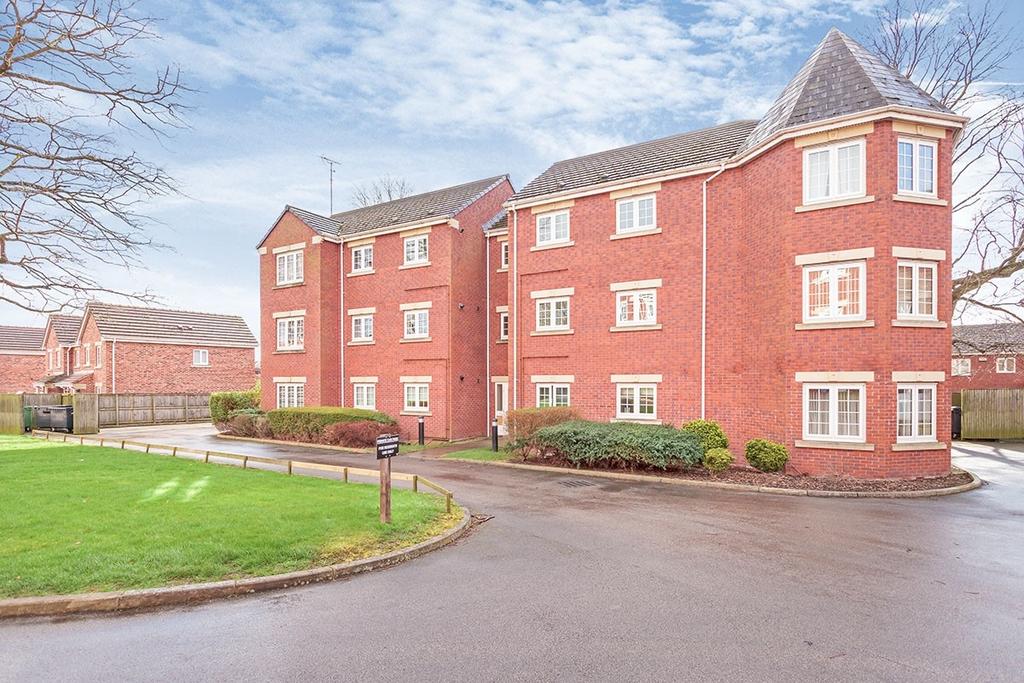Castle Lodge Court, Leeds LS26 2 bed apartment - £825 pcm (£190 pw)