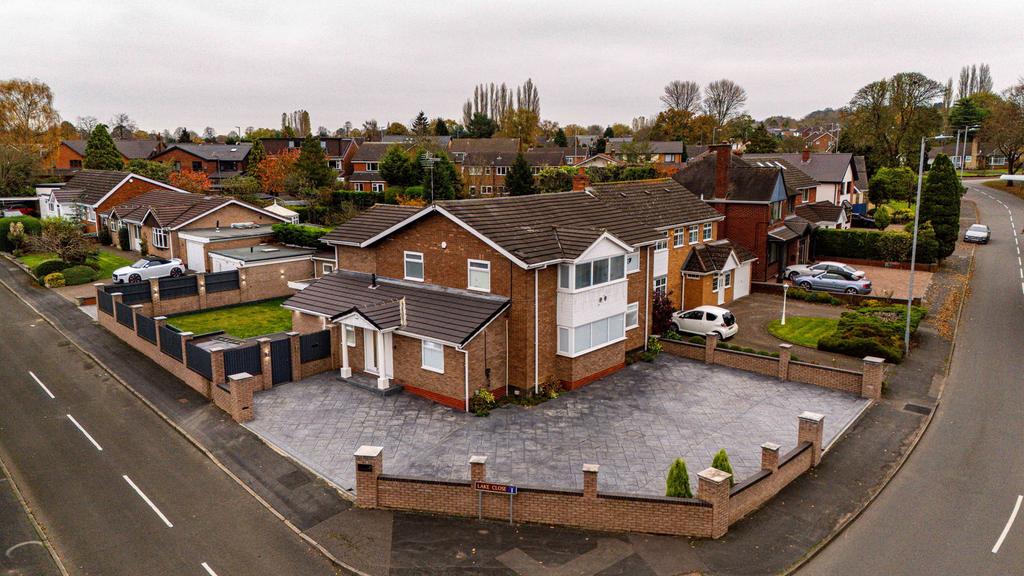 Lake Close, Walsall WS5 5 bed detached house - £850,000