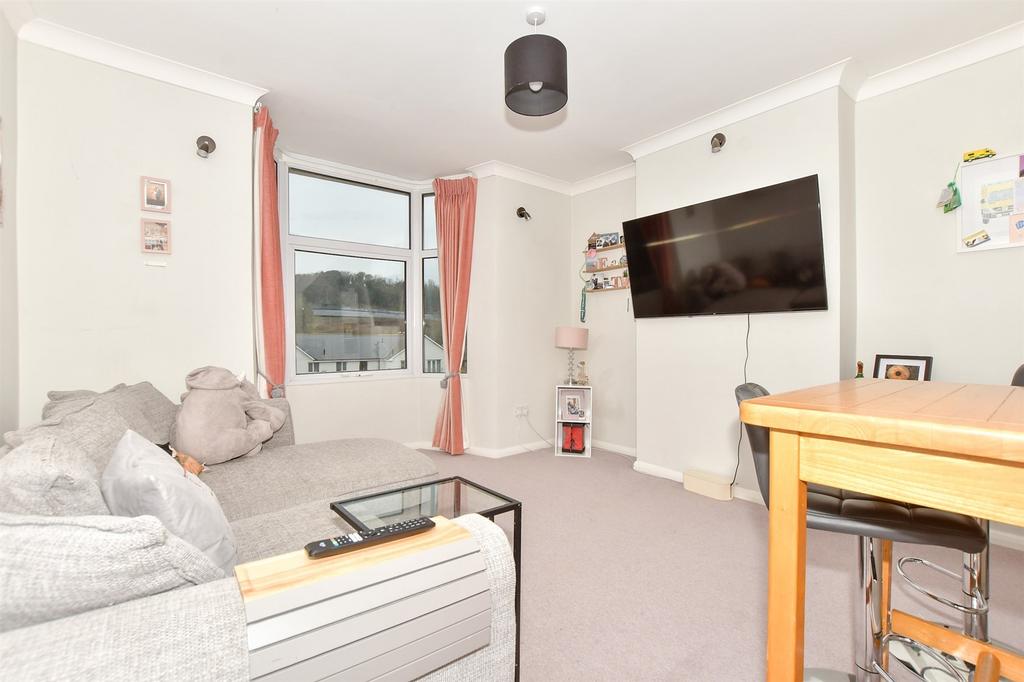 Clarendon Street, Dover, Kent 2 bed maisonette - £150,000