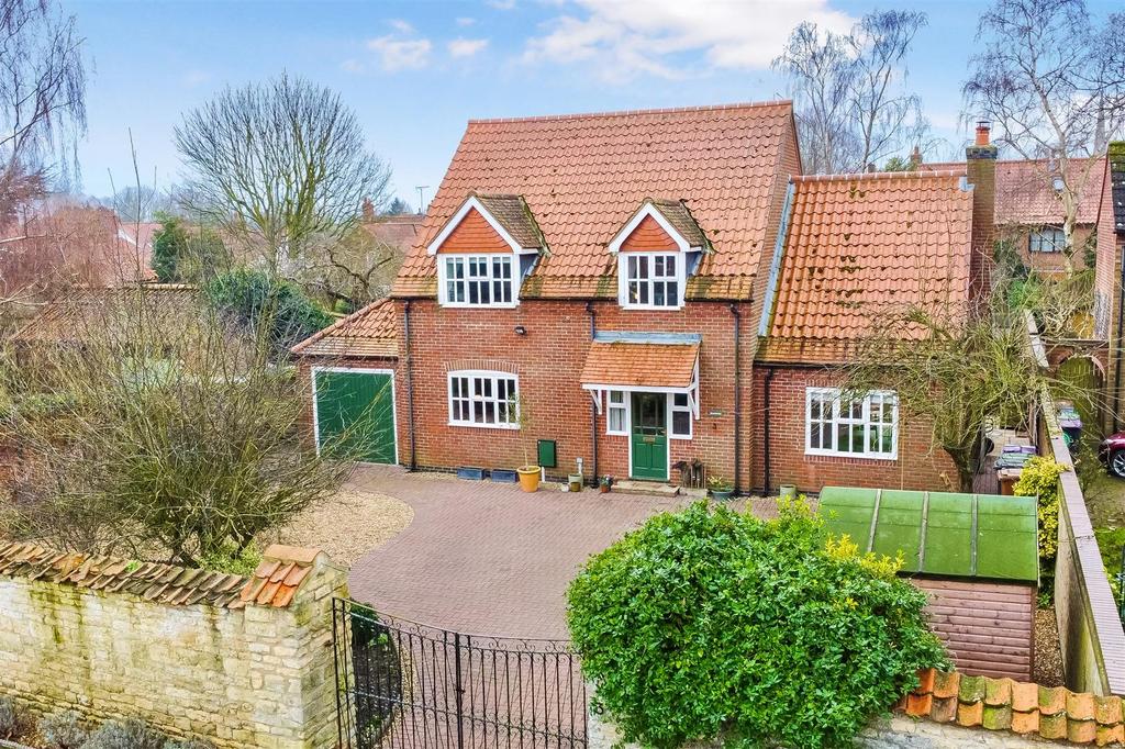 Guildford Lane, Brant Broughton 4 bed detached house for sale - £400,000